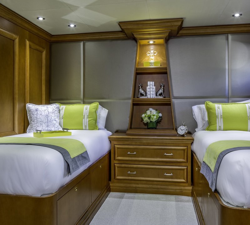 Yacht M3, Intermarine | CHARTERWORLD Luxury Superyacht Charters